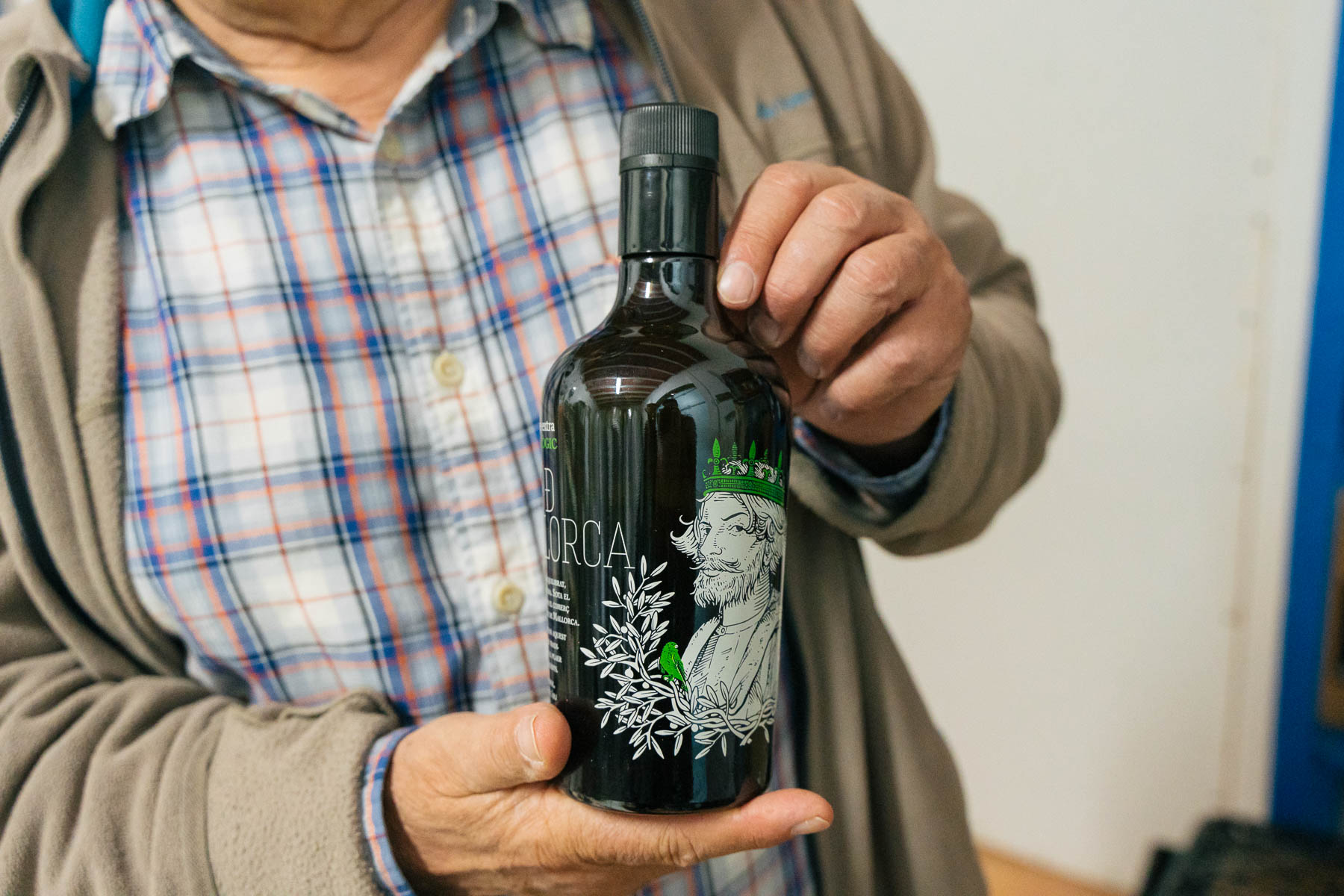 History and tasting of liquid gold at Oli Verderol | TraveltoZero