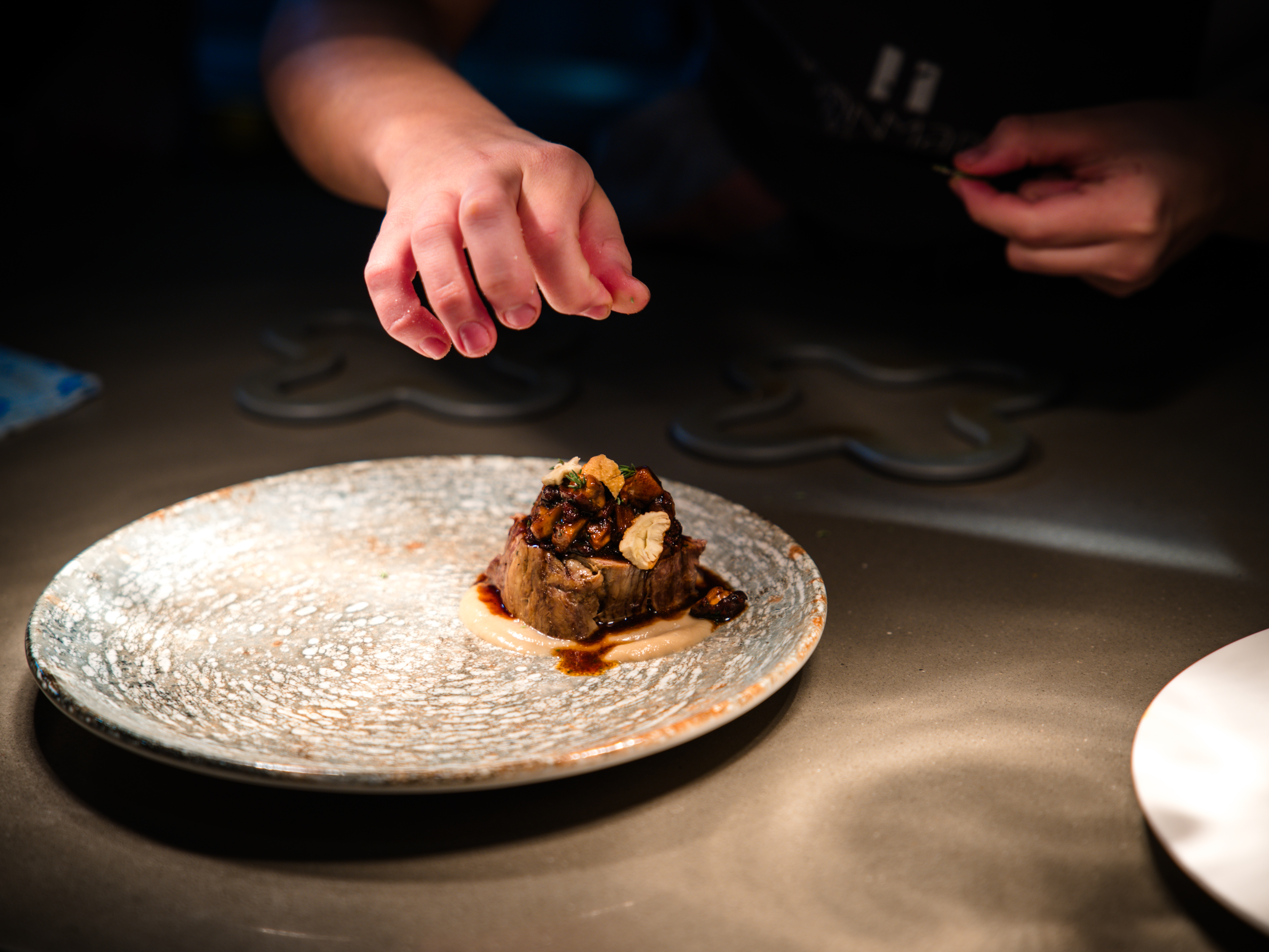 Cocina con productos de despensa | TraveltoZero